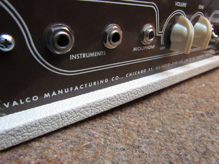 Valco Supro Spectator Amp Completed Crawls Backward (When Alarmed)