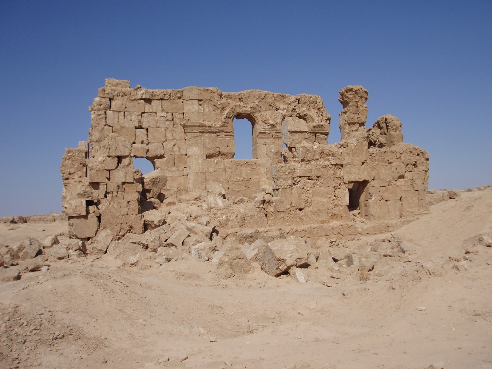 TRAS LAS HUELLAS DE SHEREZADE: SIRIA / RUSAFA