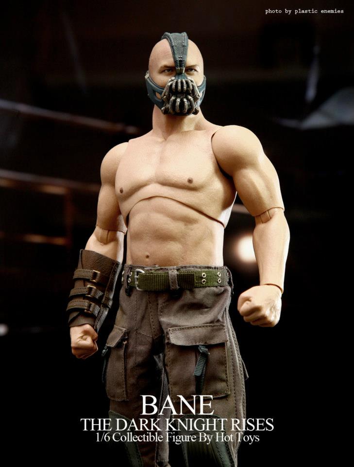 World Toy Brasil: Hot Toys - Bane Collectible Figure