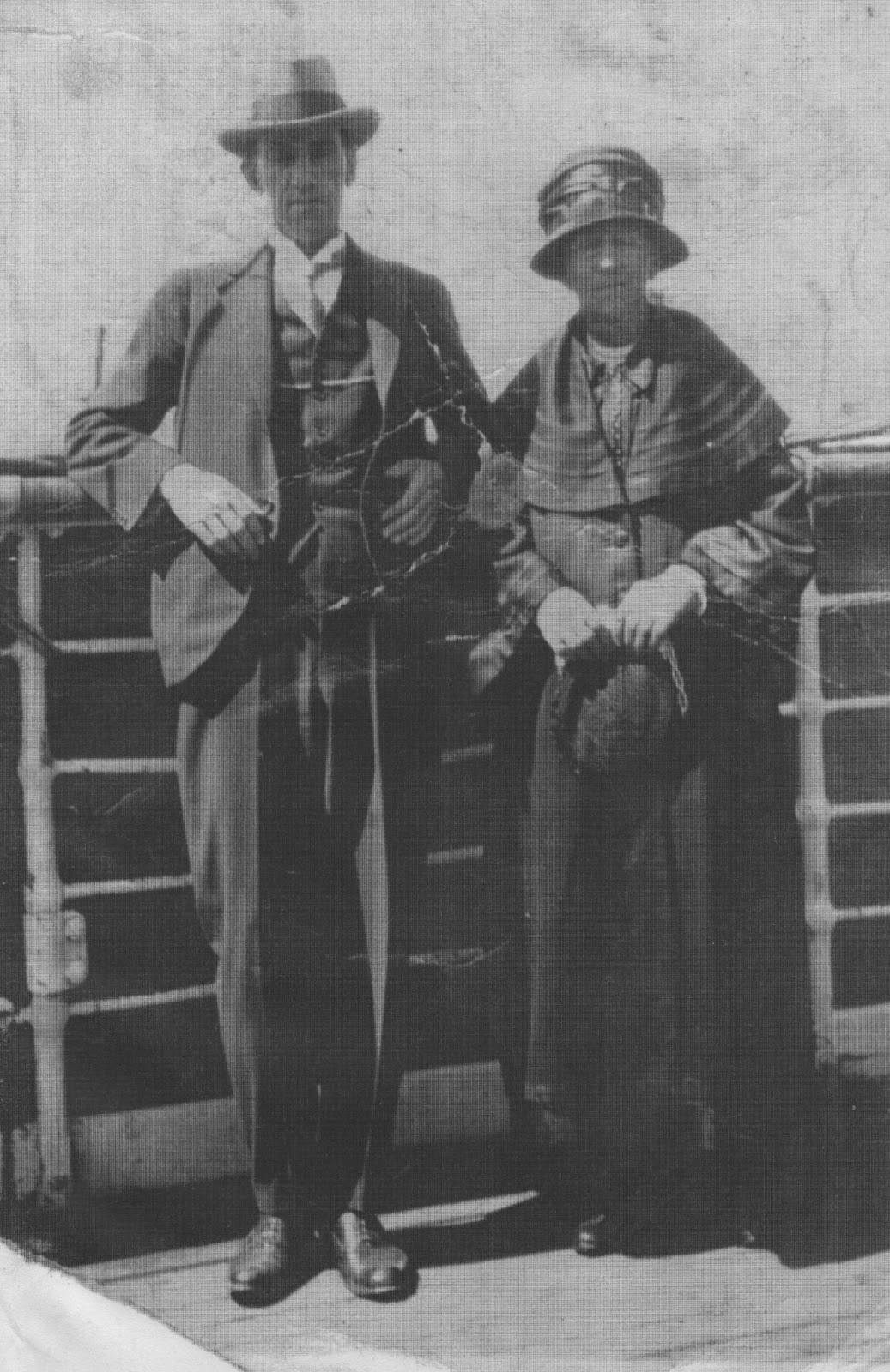 Olney Family Archives: Arthur E. & Doris G. (Moss) Olney