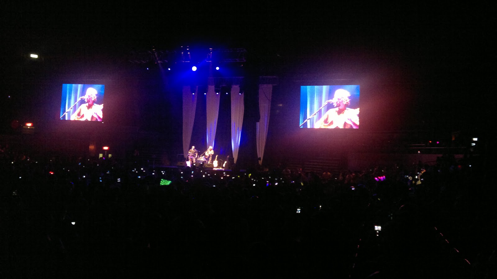 Jason Mraz and Toca Rivera Live in Manila