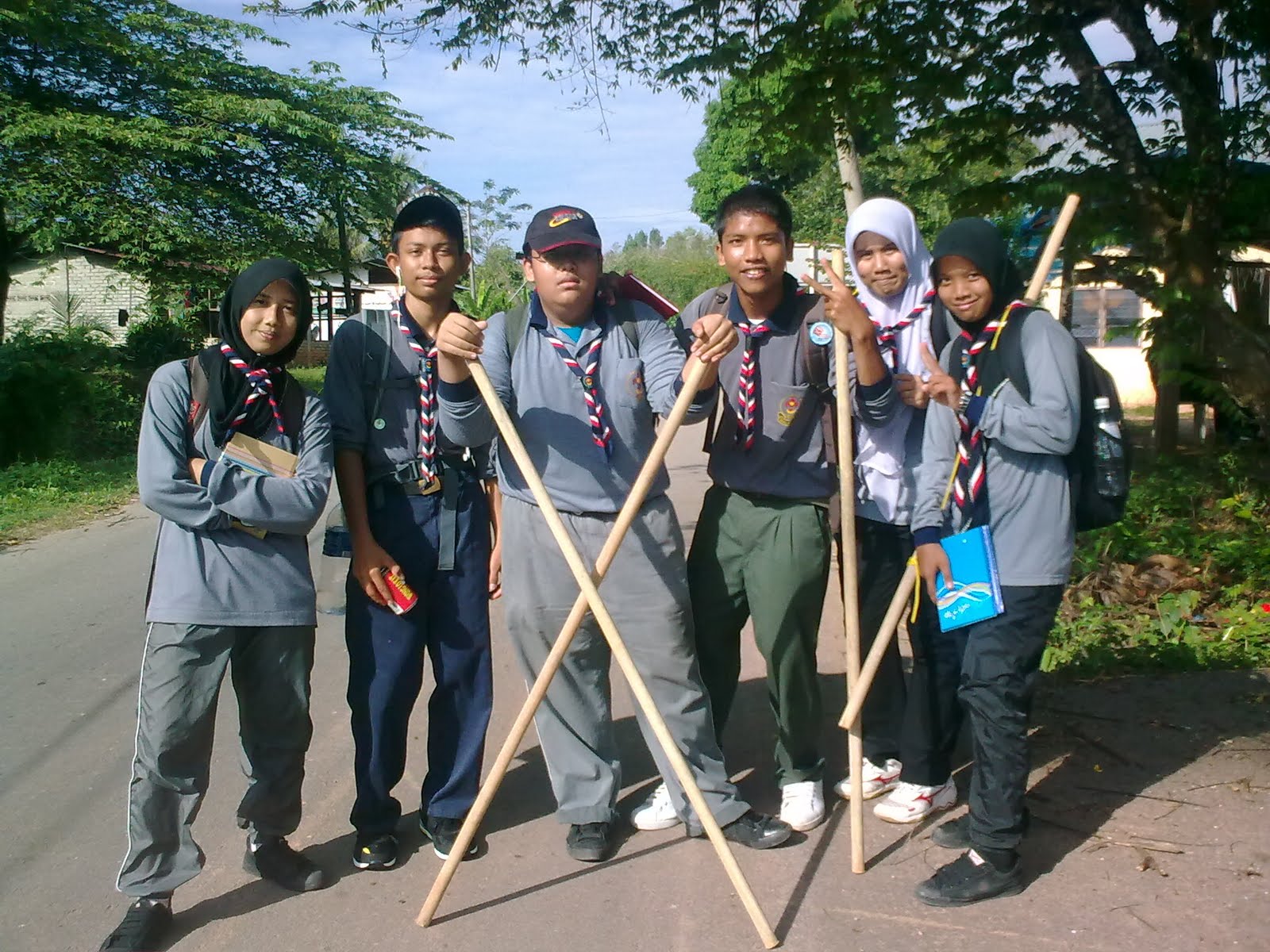 PENGAKAP SMKTM PENDANG: EKSPEDISI BERJALAN KAKI...40 KM BERMULA DI SMK ...