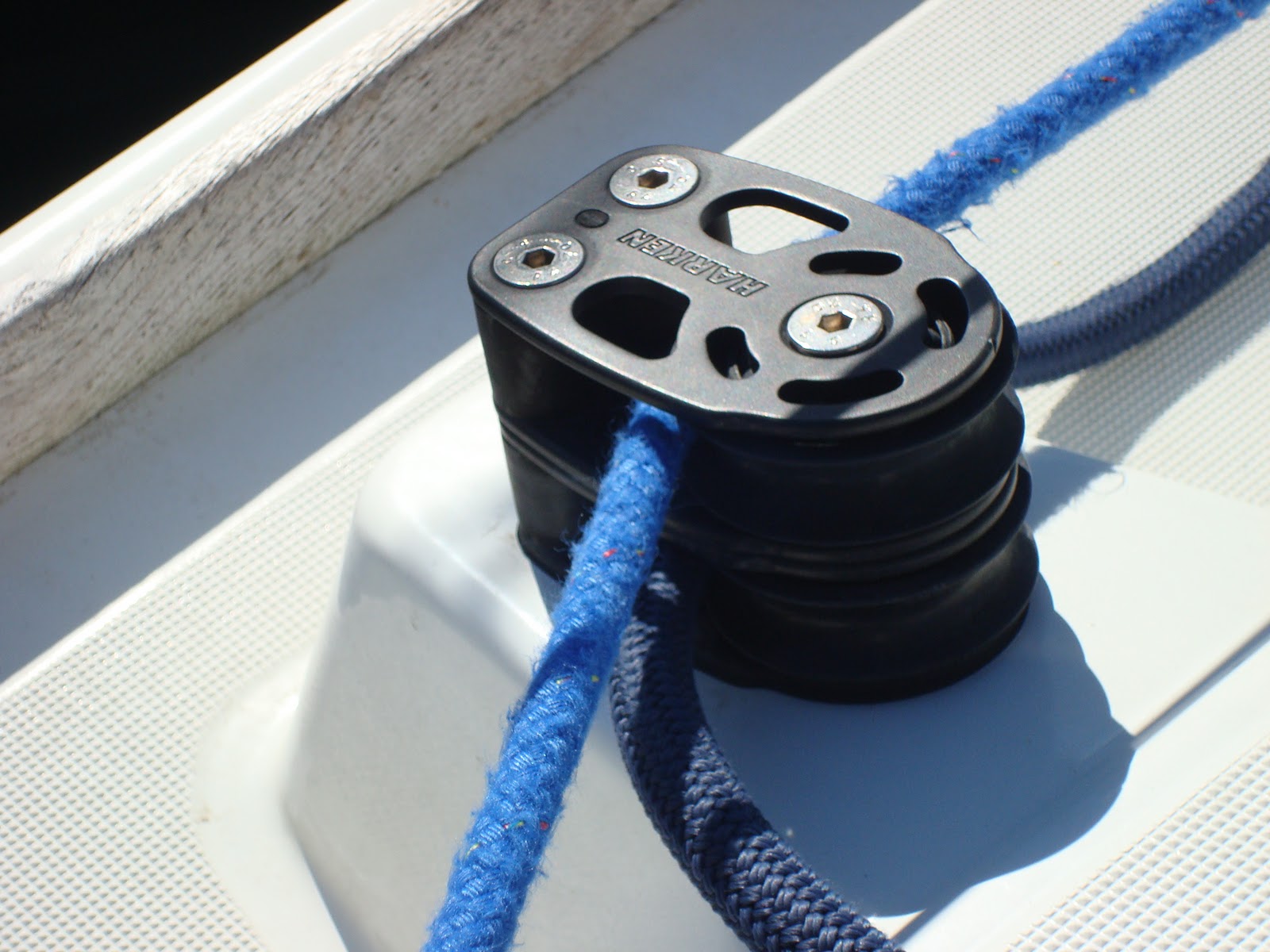 ISURUS SAILING TEAM: 2011-12-05 Preparación del barco y organización de ...