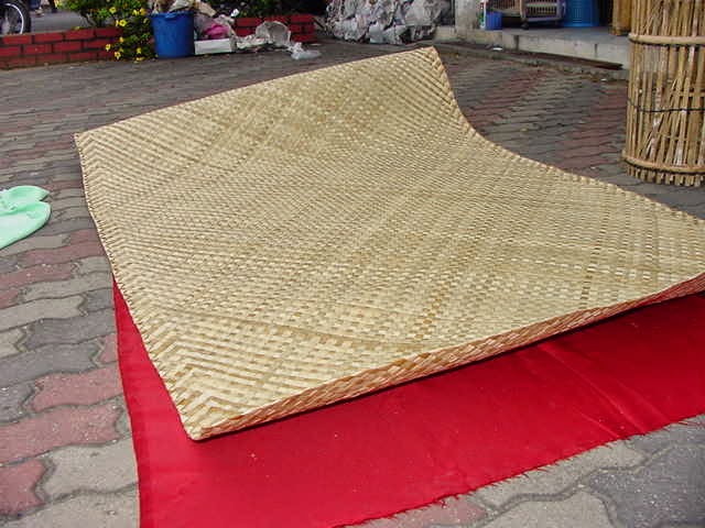 Tikar Lontar 'Meretas Sihir'