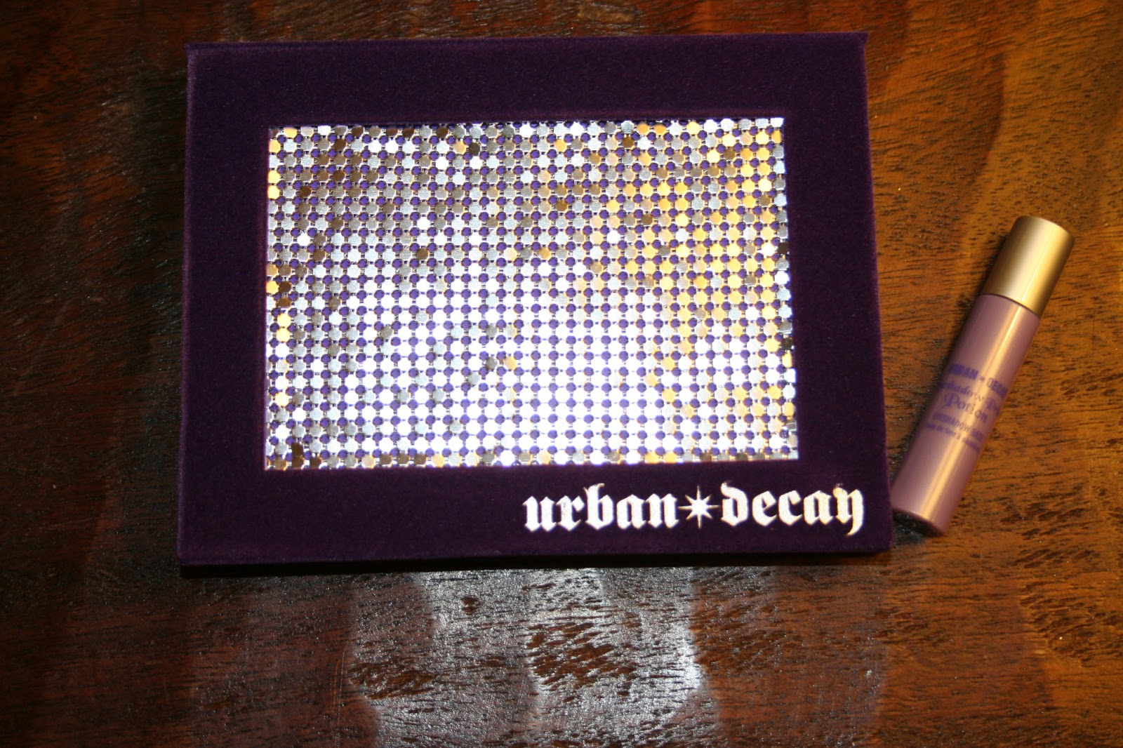 Sugarpot Beauty: Review! Urban Decay Deluxe Shadow Box