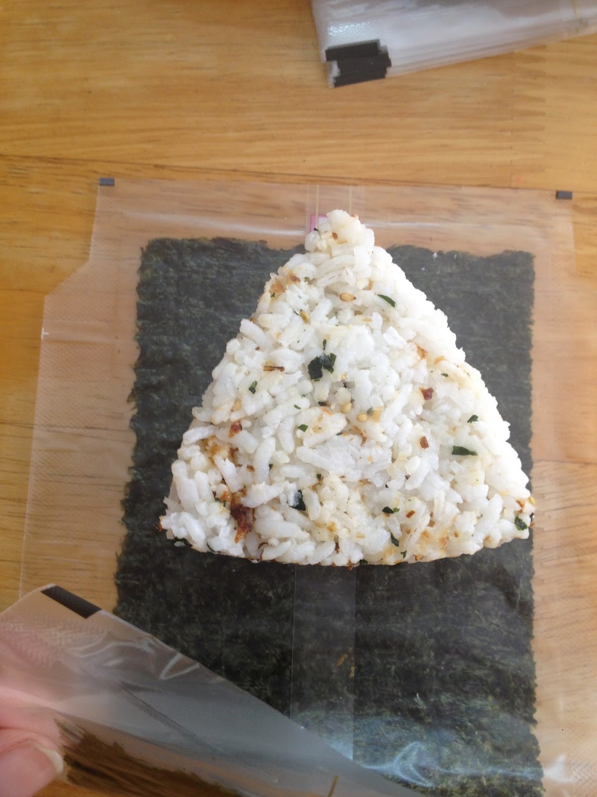 How to make Samgak Kimbap ( Onirgiri ) Korean Triangle Rice Ball