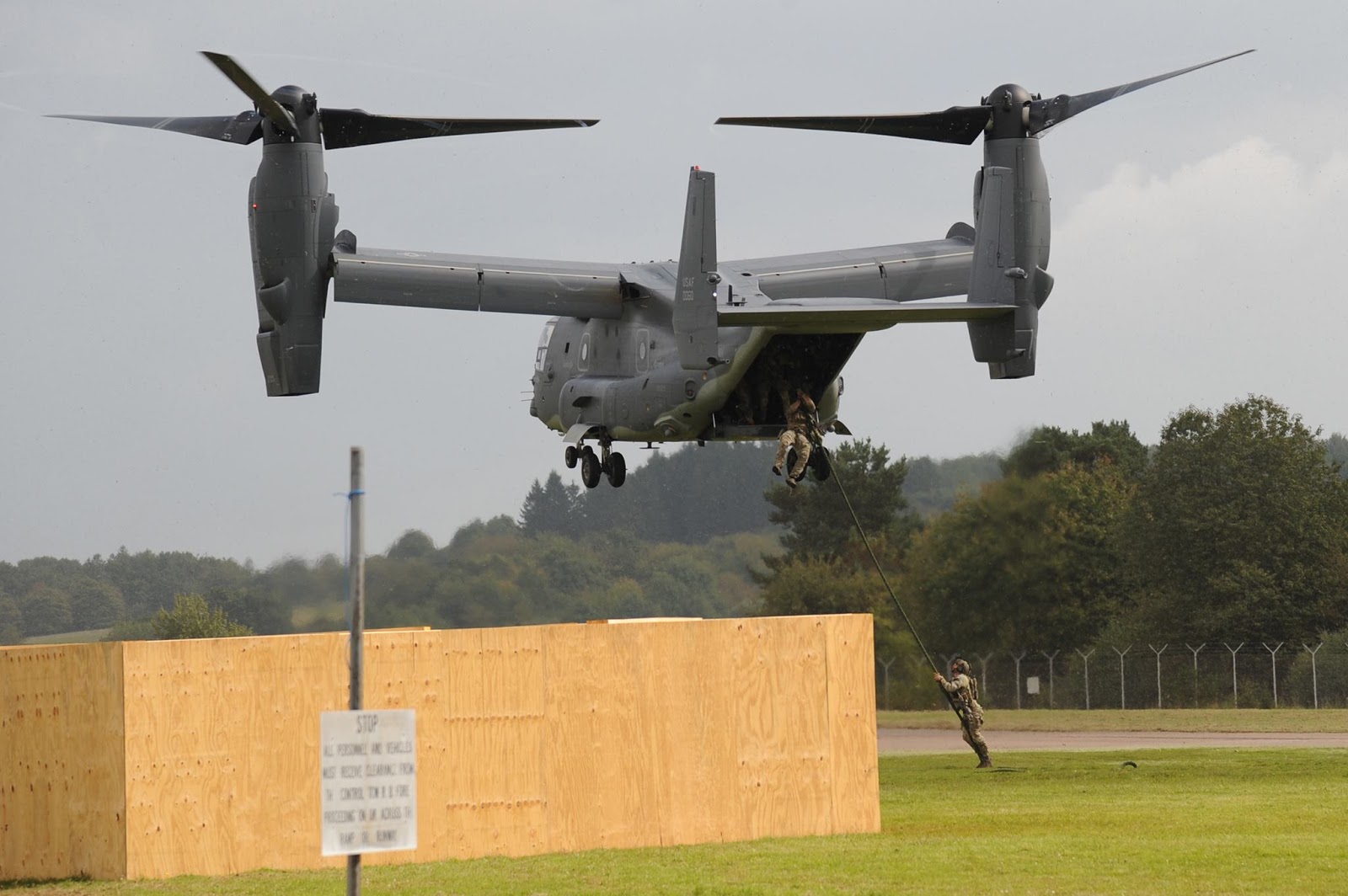 SNAFU!: What is going on with Fast Roping from V-22's?