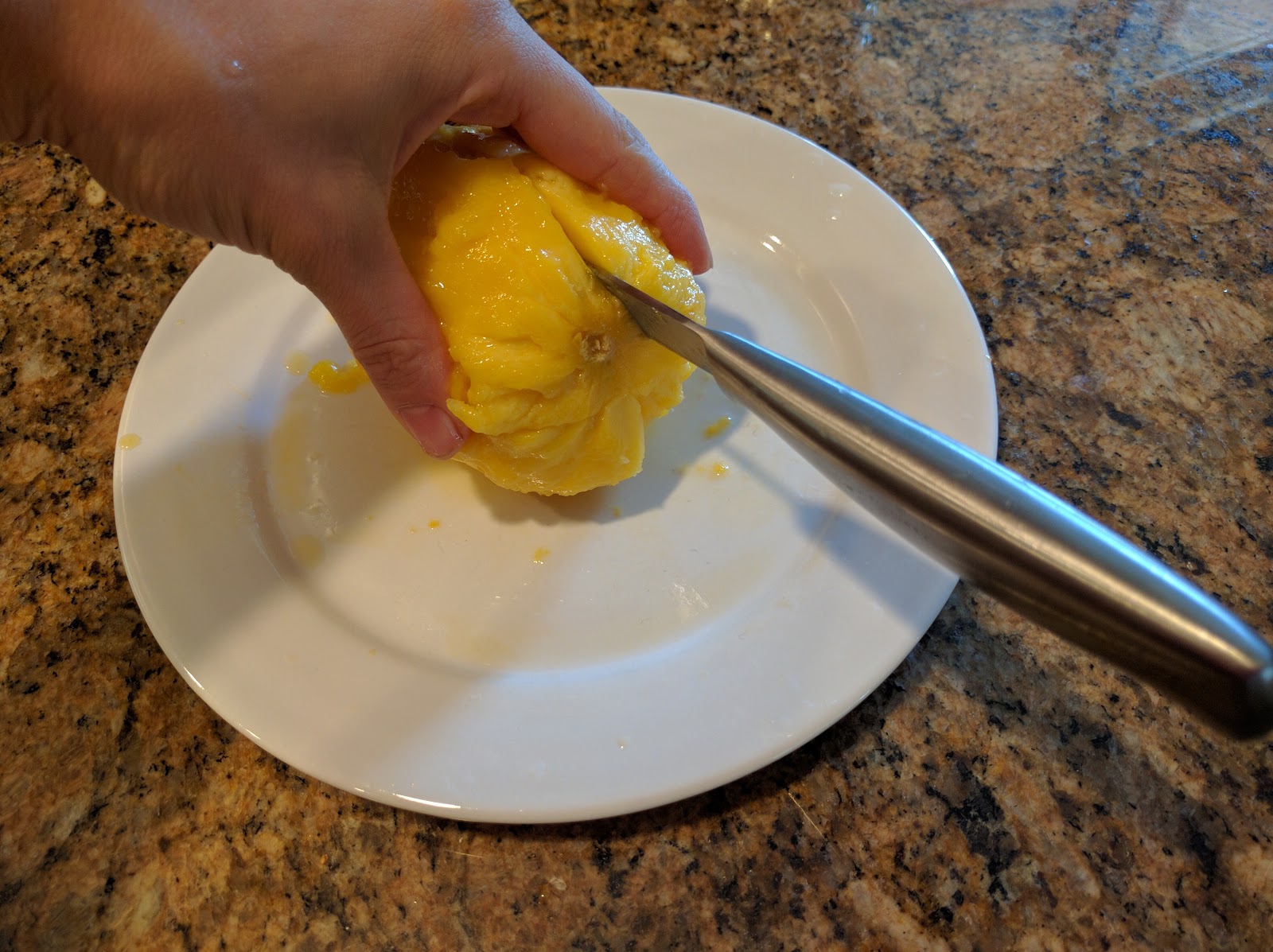 How To Peel A Mango - A Life Unprocessed