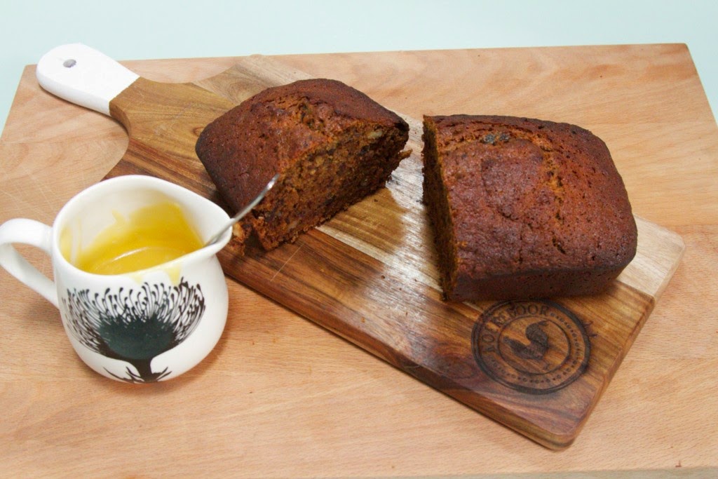 In en om die huis: Valerie se dadelbrood met karamelstroop