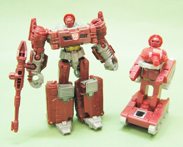 Transformers Generations Combiner Wars Legends class WARPATH IDW 變形金剛世代 ...