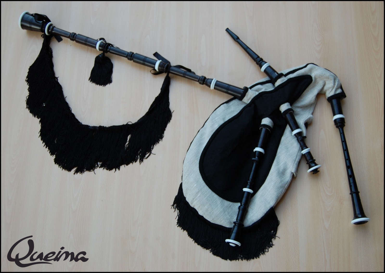 Instrumentos tradicionais: - Gaita