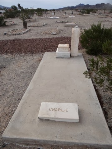 Walkabout With Wheels Blog: Hi Jolly Cemetery & the Hi Jolly Monument ...