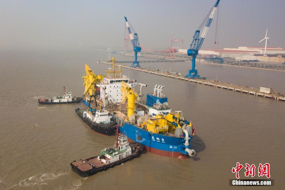 SOUTH CHINA SEA - Beijing has a new ship that can build artificial islands.