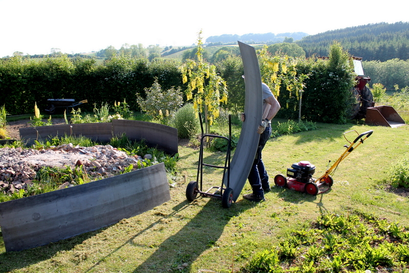 SOLBAKKEN: Rund terrasse