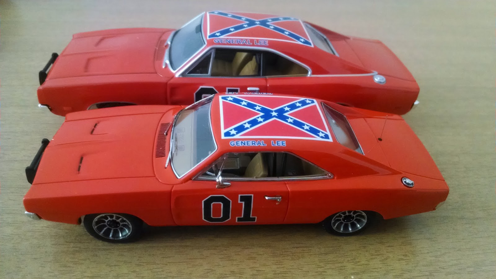 Dukes of Hazzard Collector: 1/43 General Lee Resin Replica from Auto World