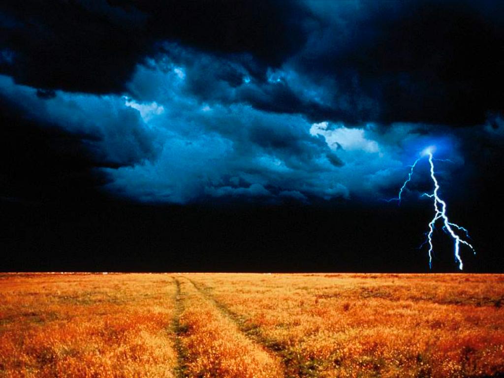 Real Wallpapers: Thunder And Lightning Wallpaper