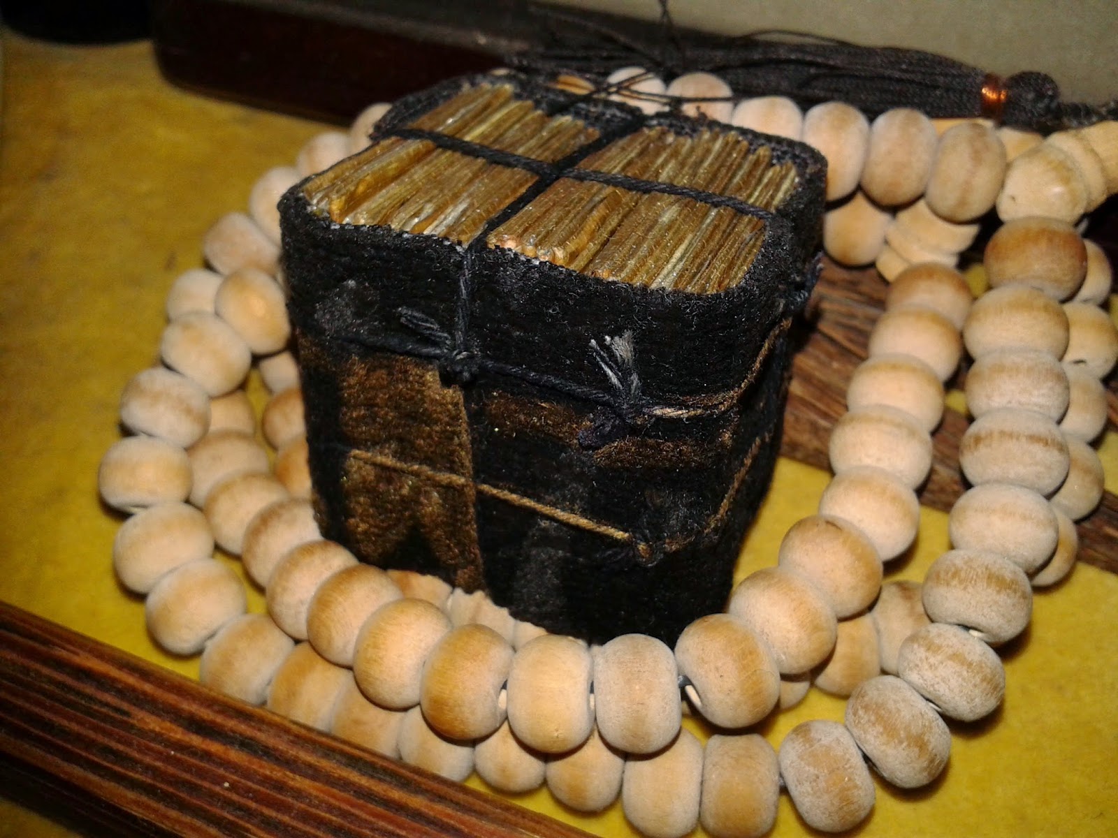 Badai Mencak Kelambit Biru: Kitab Istanbul Kaab Alakhbar , 33 bucu ...