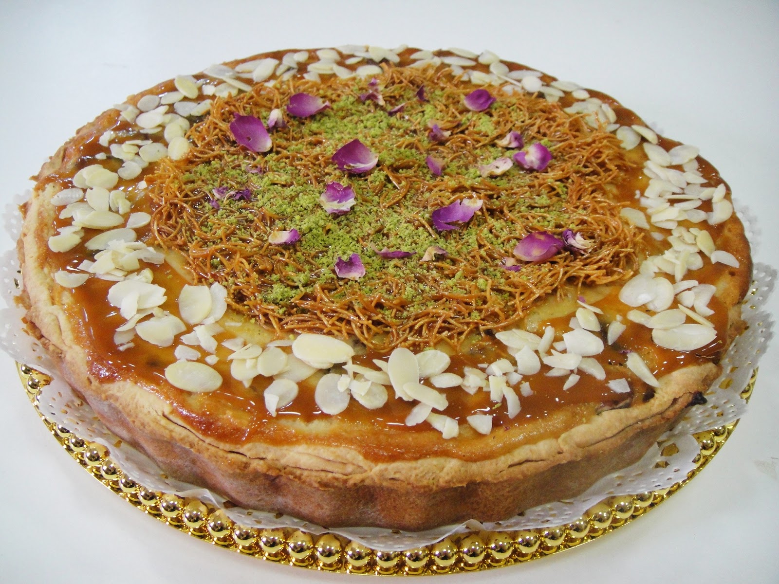 Maryam's Culinary Wonders: 1104. Date Rahash Tart