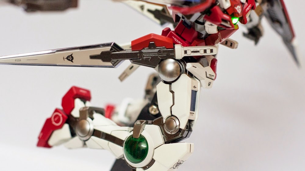 Custom Build: MG 1/100 Gundam Exia "Red" with LED