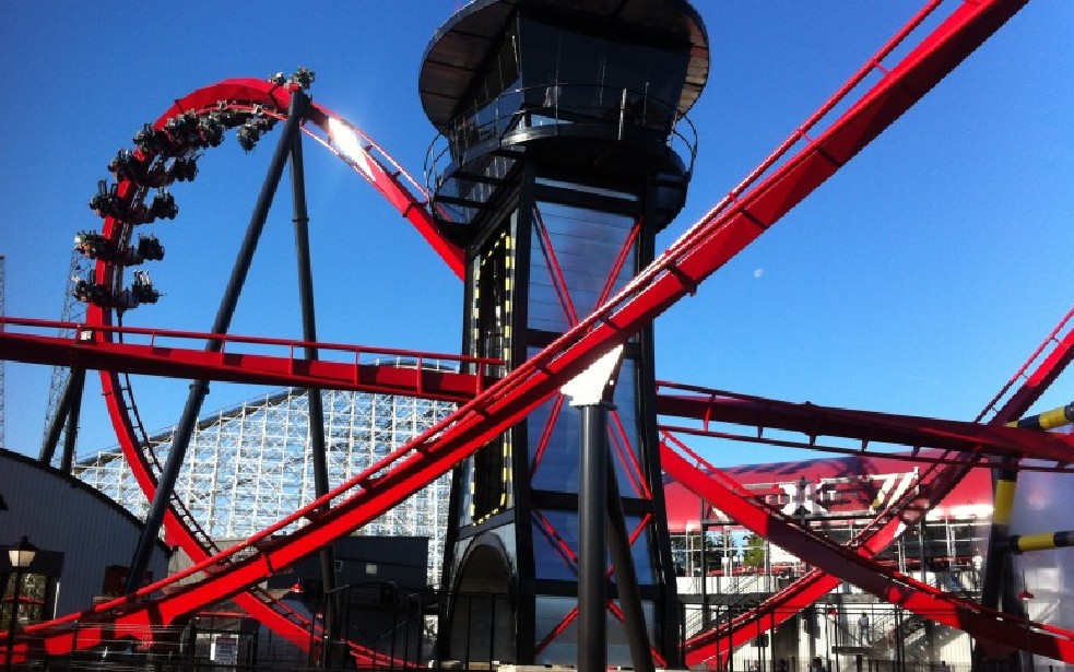 Six Flags Great America inaugure X-Flight - PARKS Trip