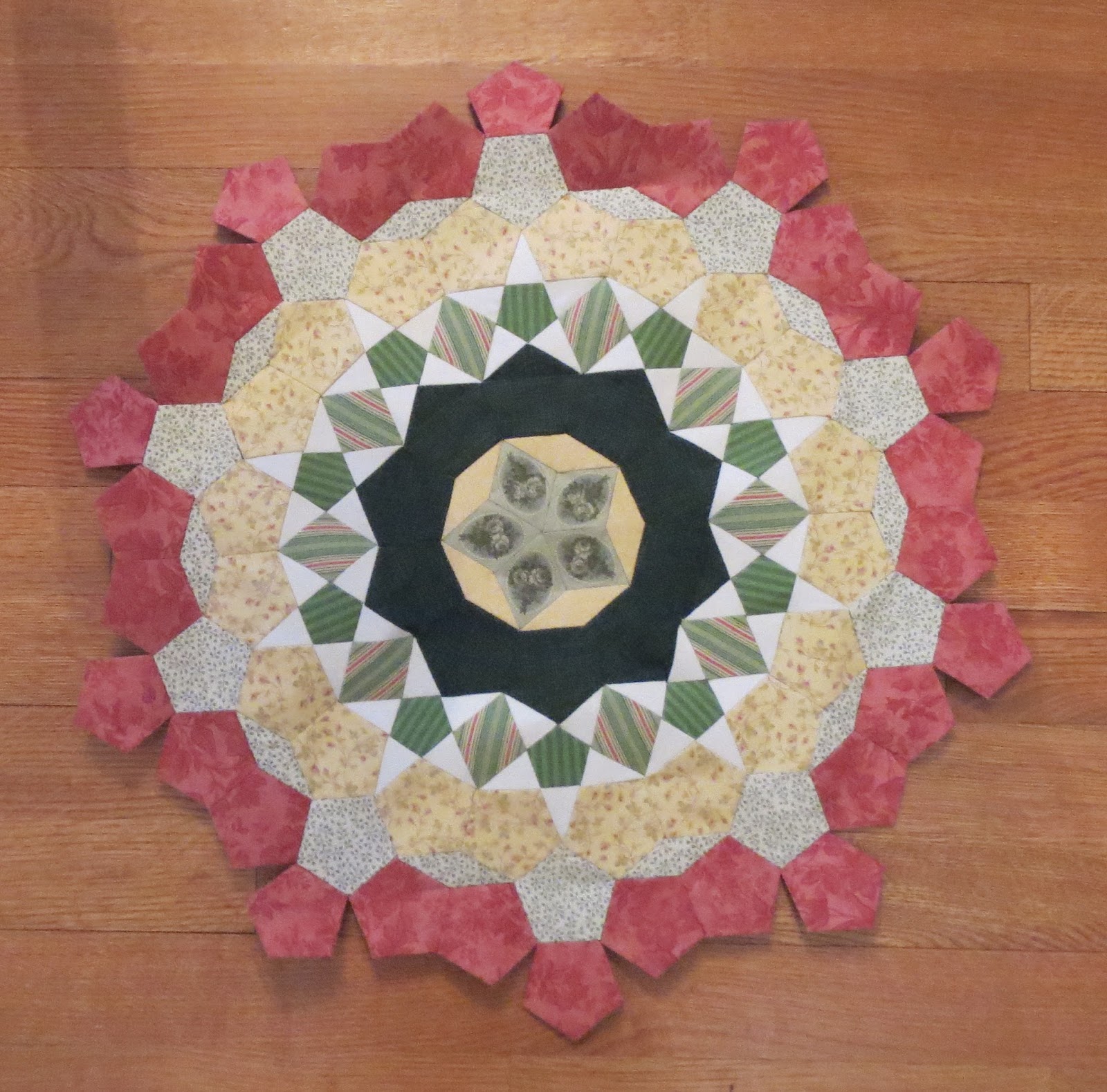 Quilting on Main Street: La Passacaglia - Another Large Rosette