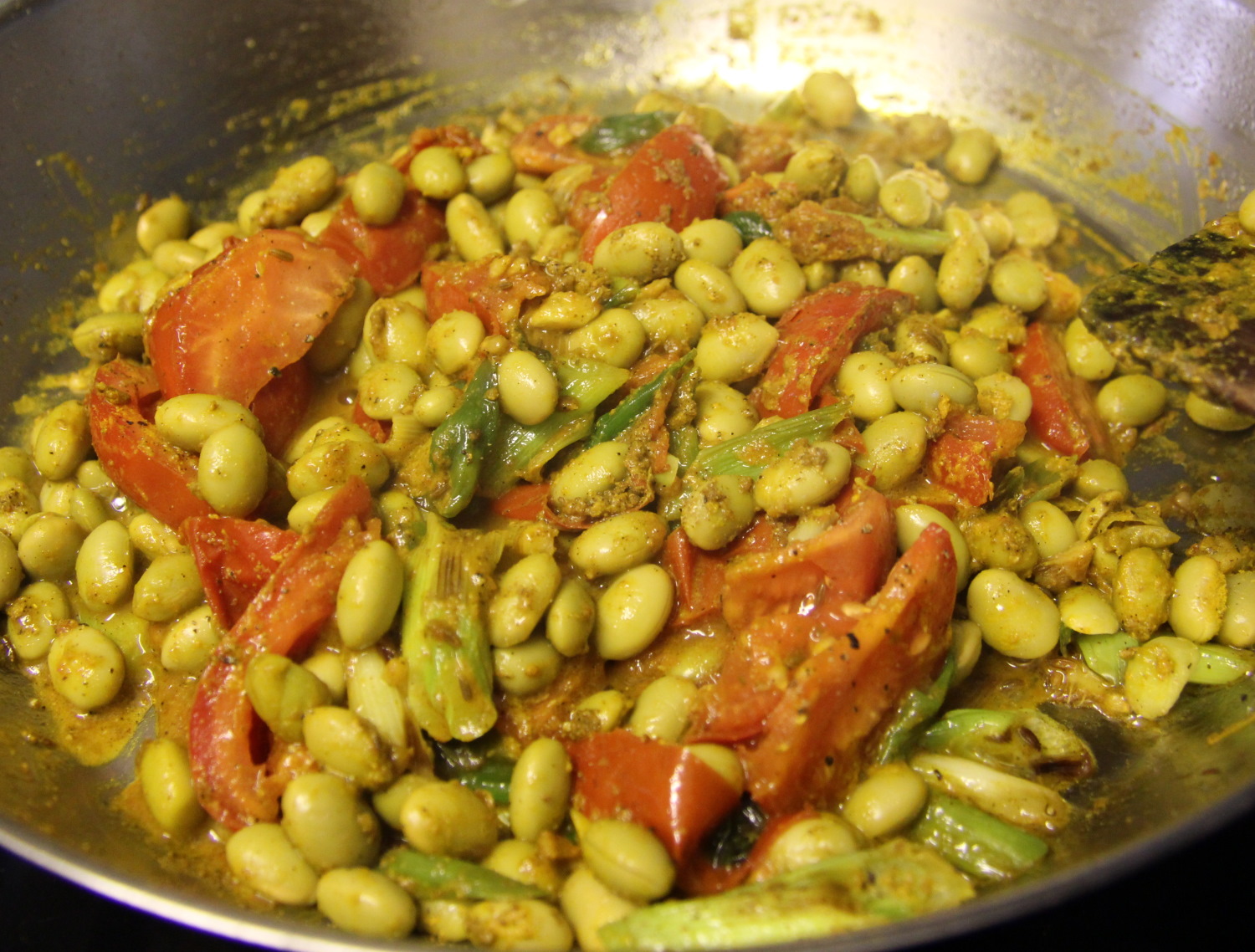 Torwen's Blog: Curry Fried Edamame with Tomatoes