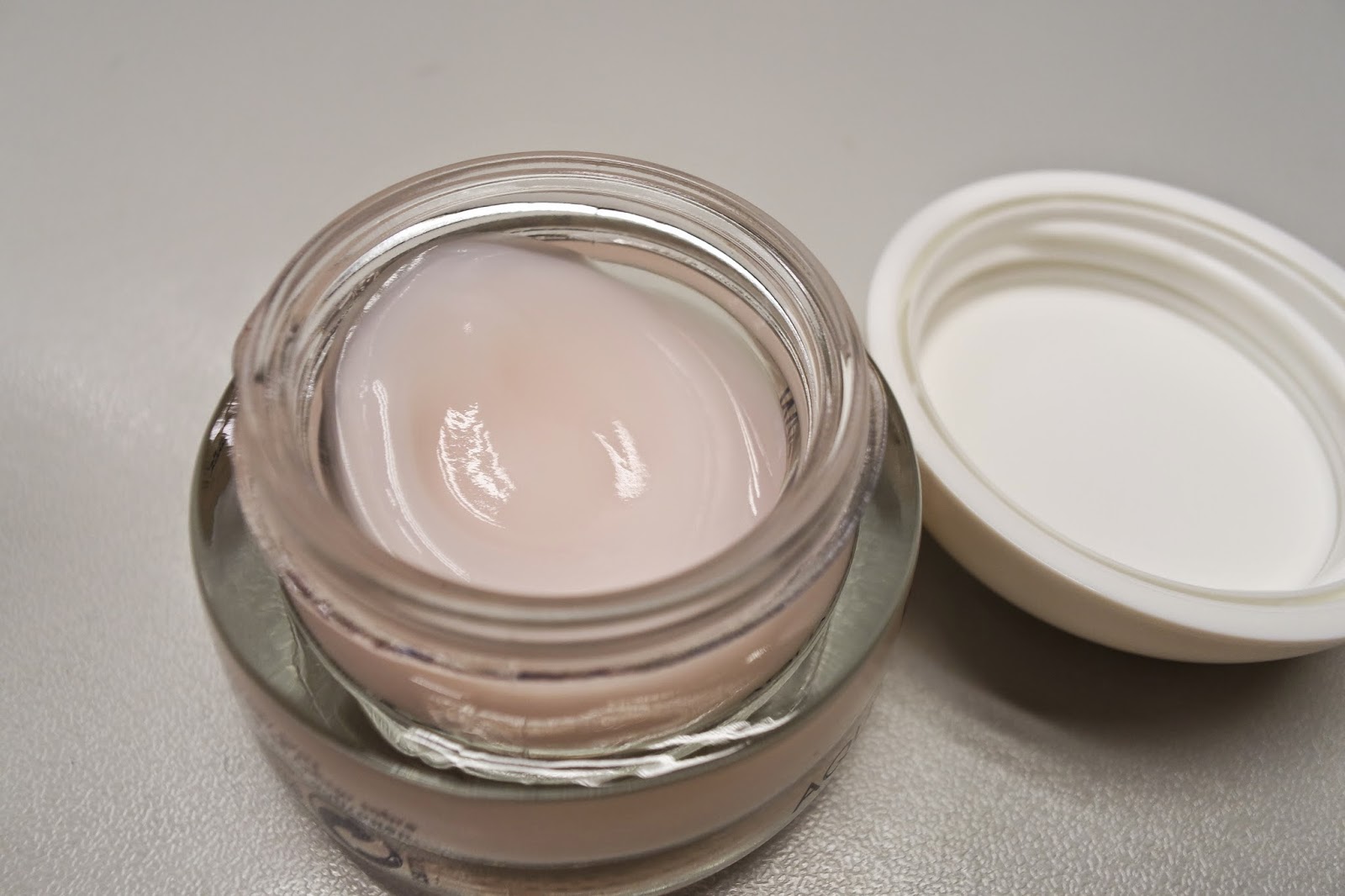 Biotherm Aquasource Cocoon全新溫泉水潤保濕凝霜。隆重登場! … : 艾美~美容小館