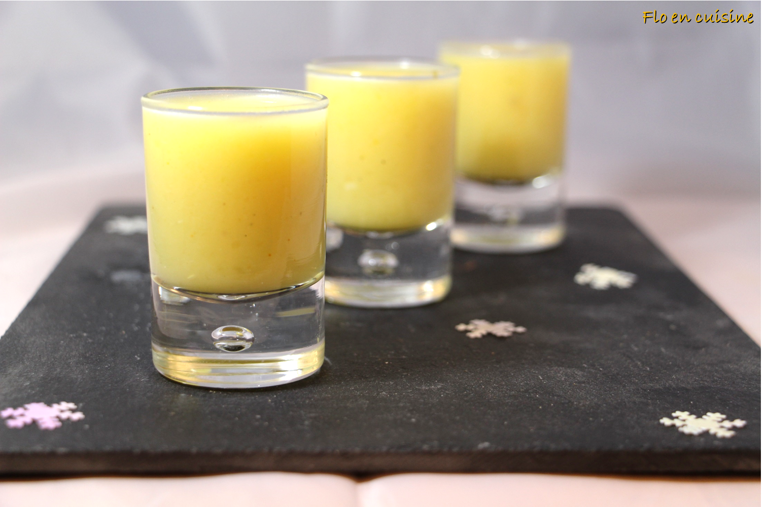 Flo en cuisine: Mini verrines apéritives à la courge spaghetti