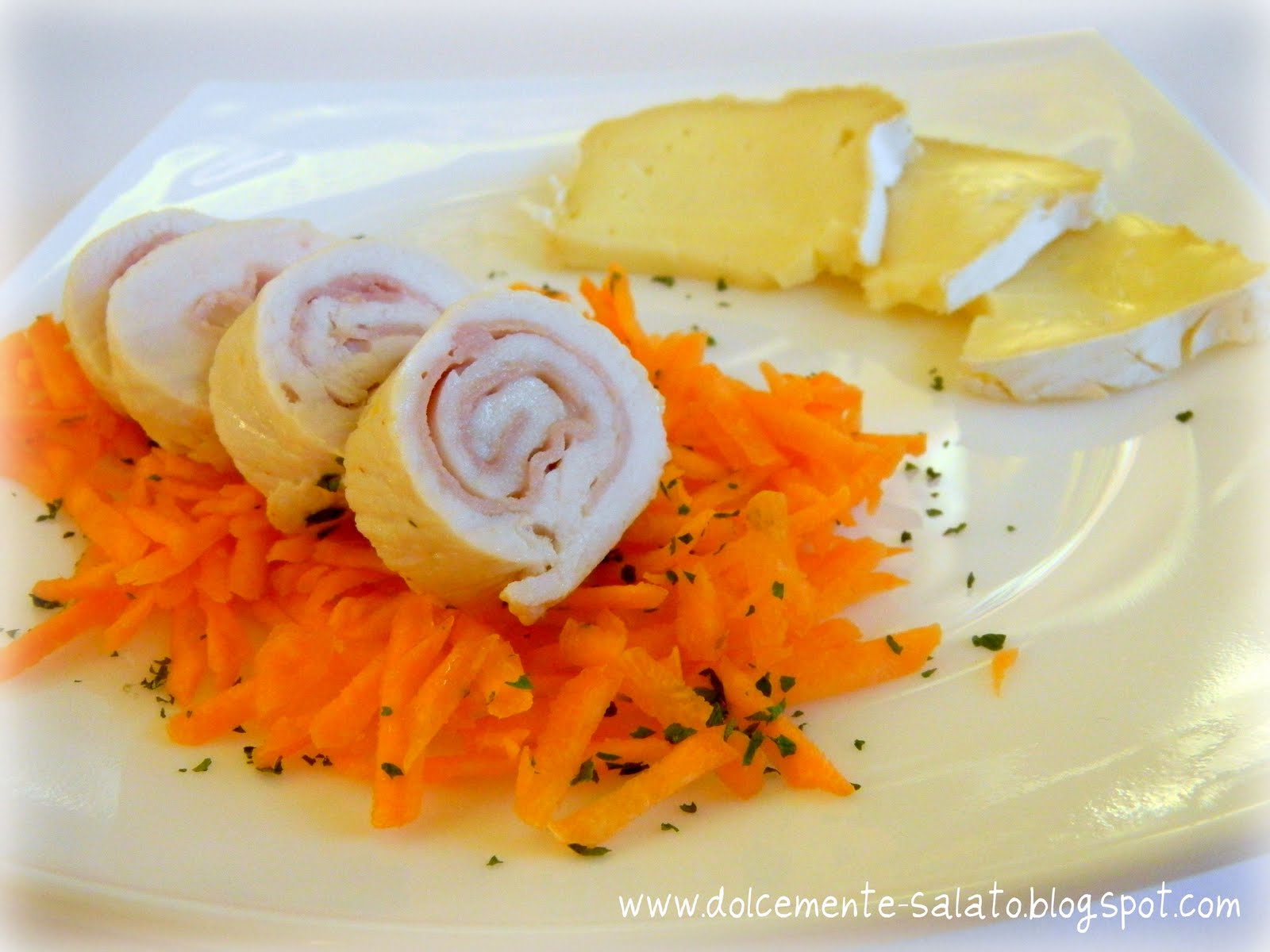 DOLCEmente SALATO: Rolls di pollo con prosciutto e caciotta