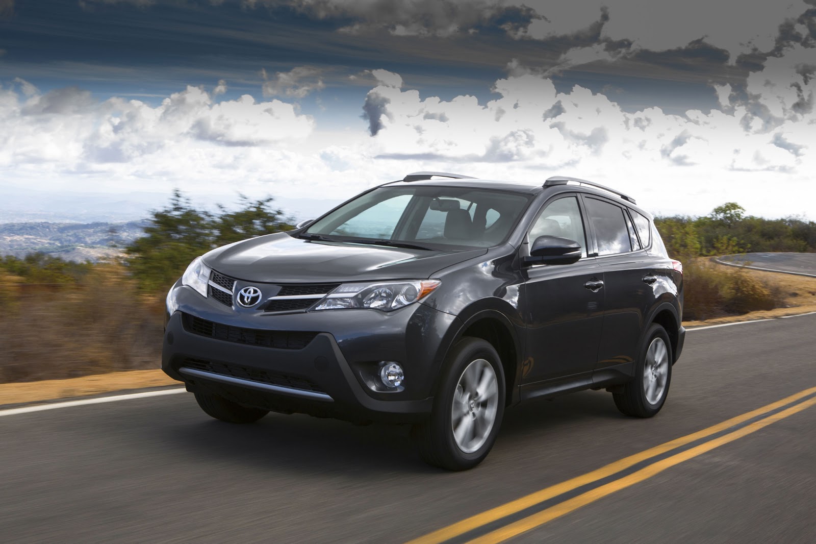 Presentan nueva Toyota RAV4 2013 | Empresarios Magazine
