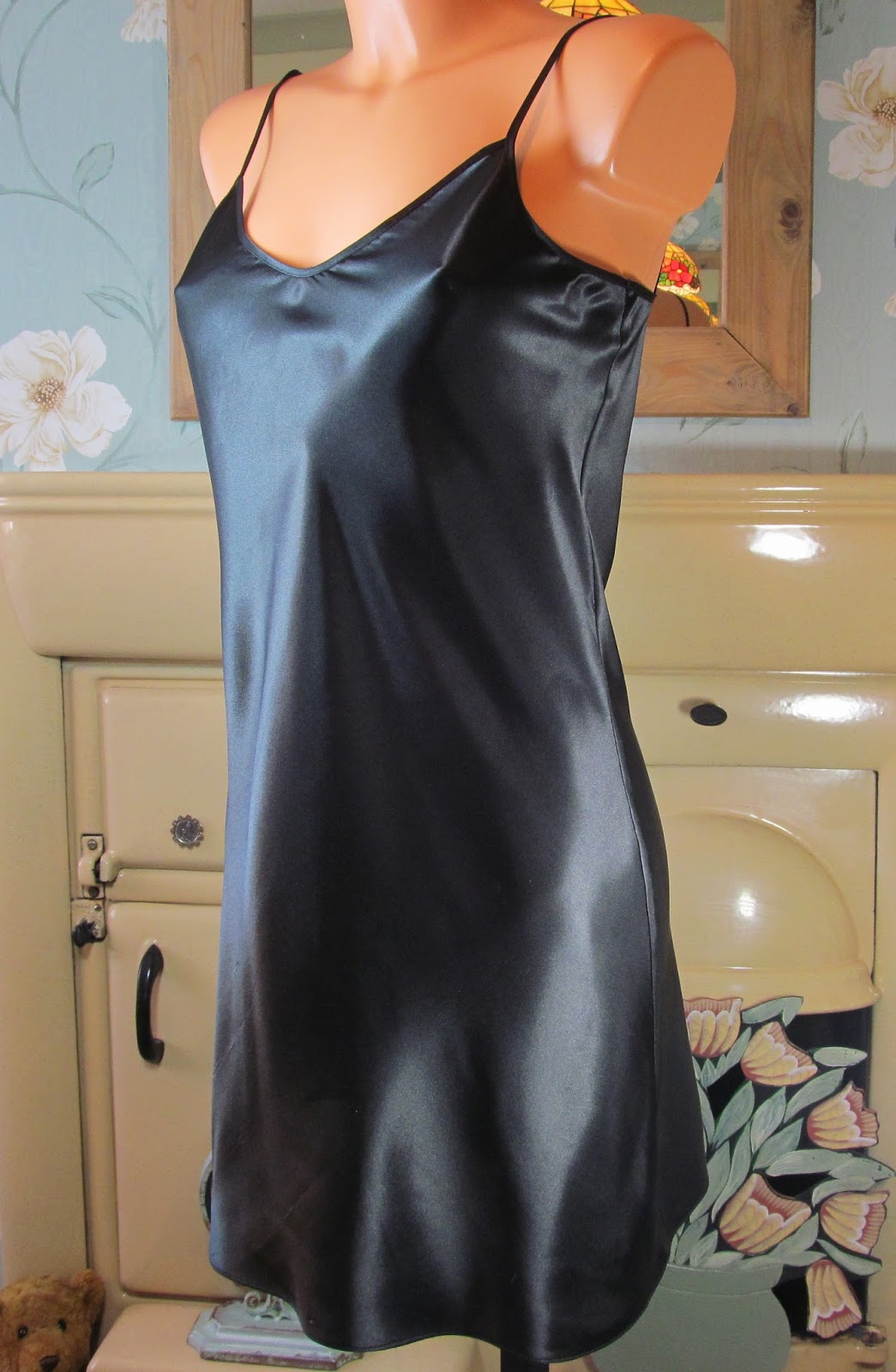 Vintage black liquid gloss slippy shiny full slip nightie gown dress S ...