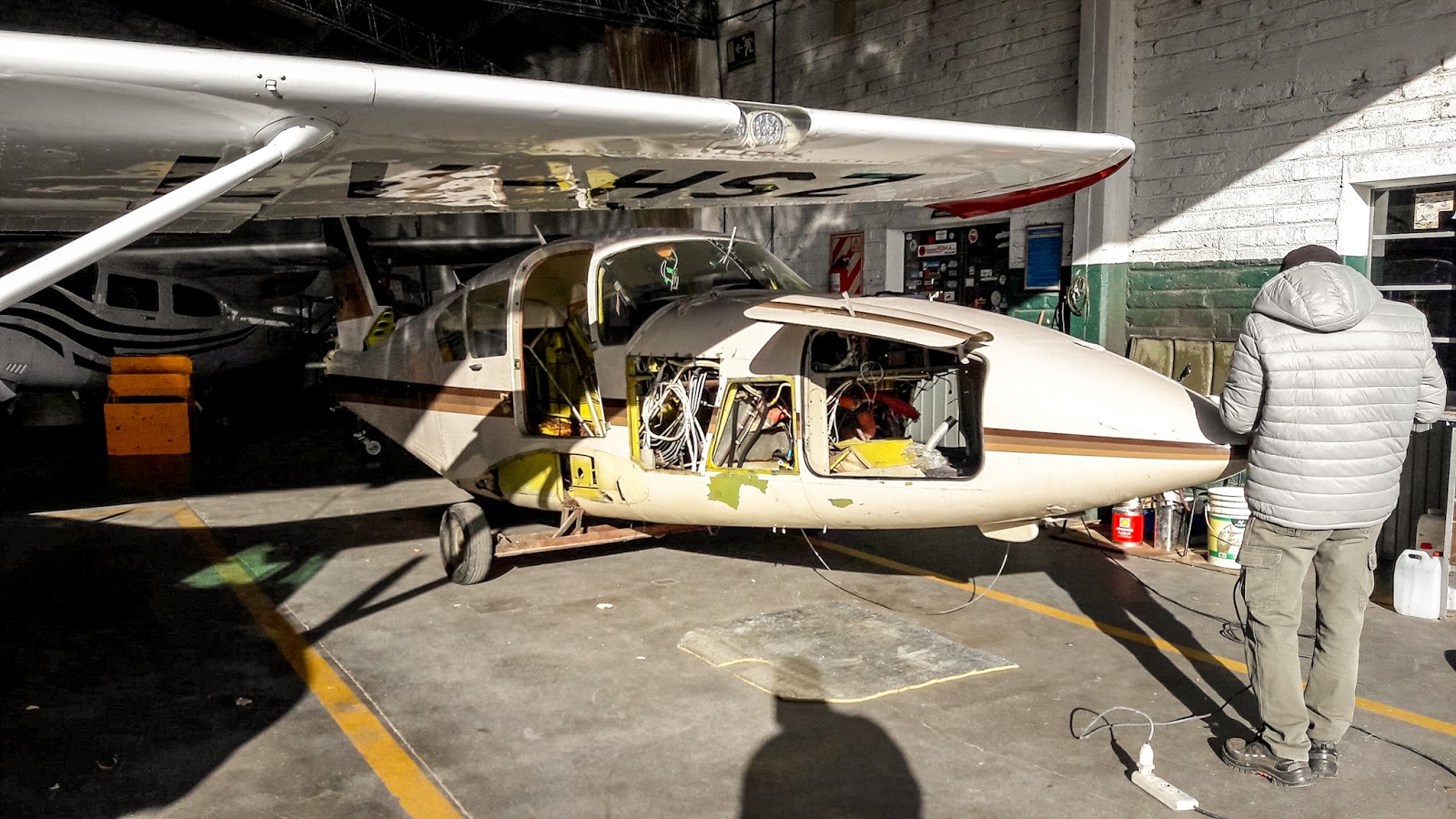 Historias Individuales: LV-JYL, Piper PA-23-250 Aztec c/n 27-4723