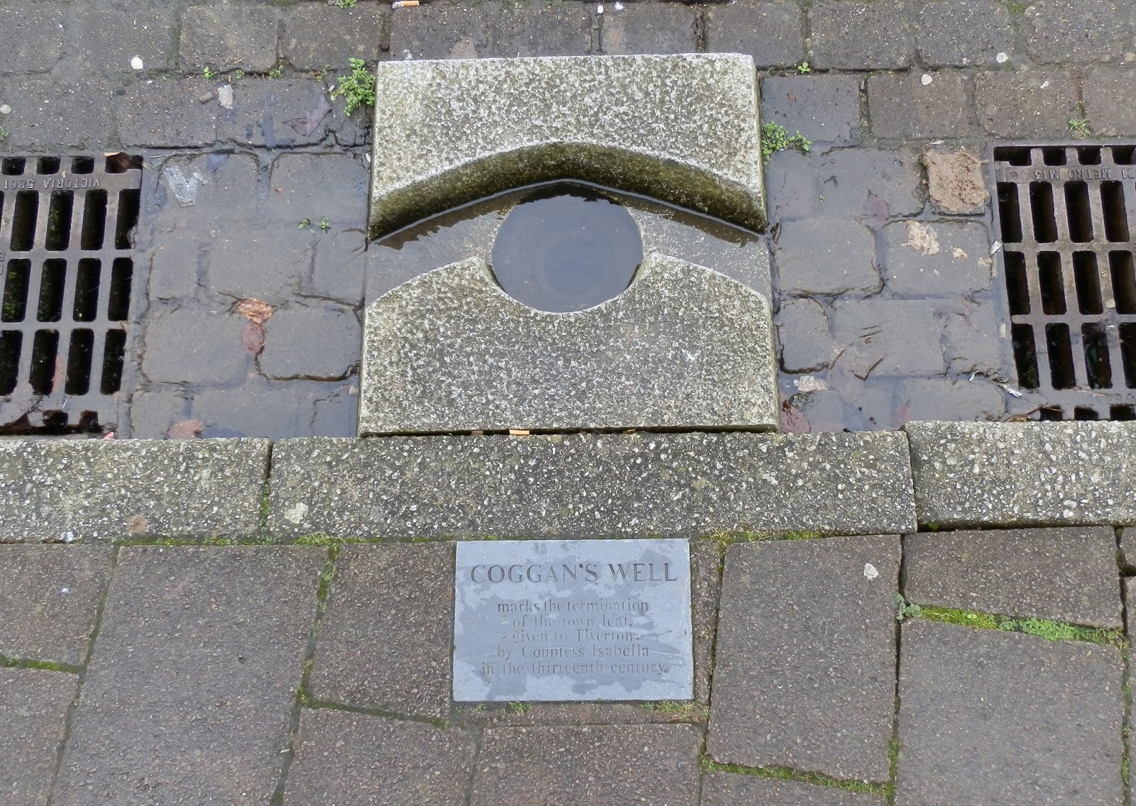 antonalyptic: Tiverton town leat