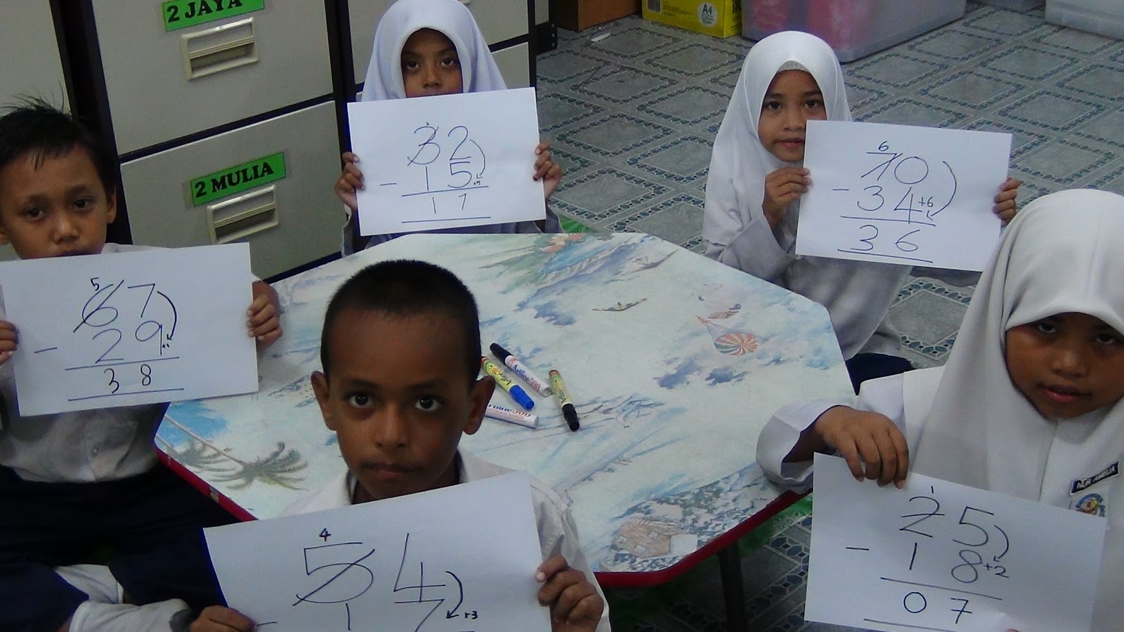 BIJAK MATEMATIK: GAMBAR-GAMBAR MURID