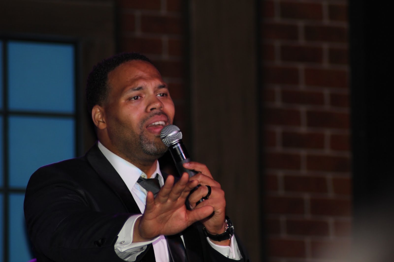 PRIME Online Magazine: Eric Roberson: Mr Nice Guy talks Music and Family