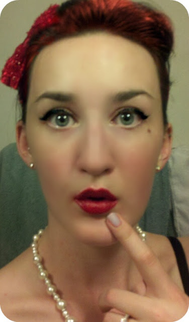 the (ef)Face: '50s Makeup Tutorial