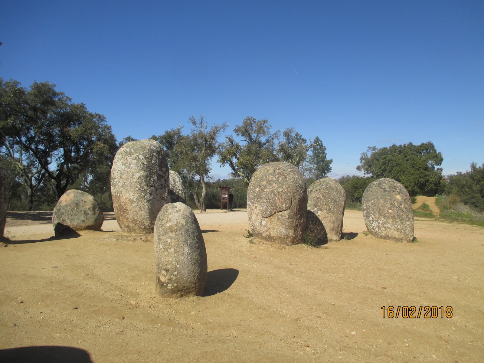 Clube Europeu EBI Arrifes: Monumentos Megalíticos - Dia 16