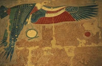 Análise das skins Clássica e Faraônica do Amumu a partir de suas Splash Art