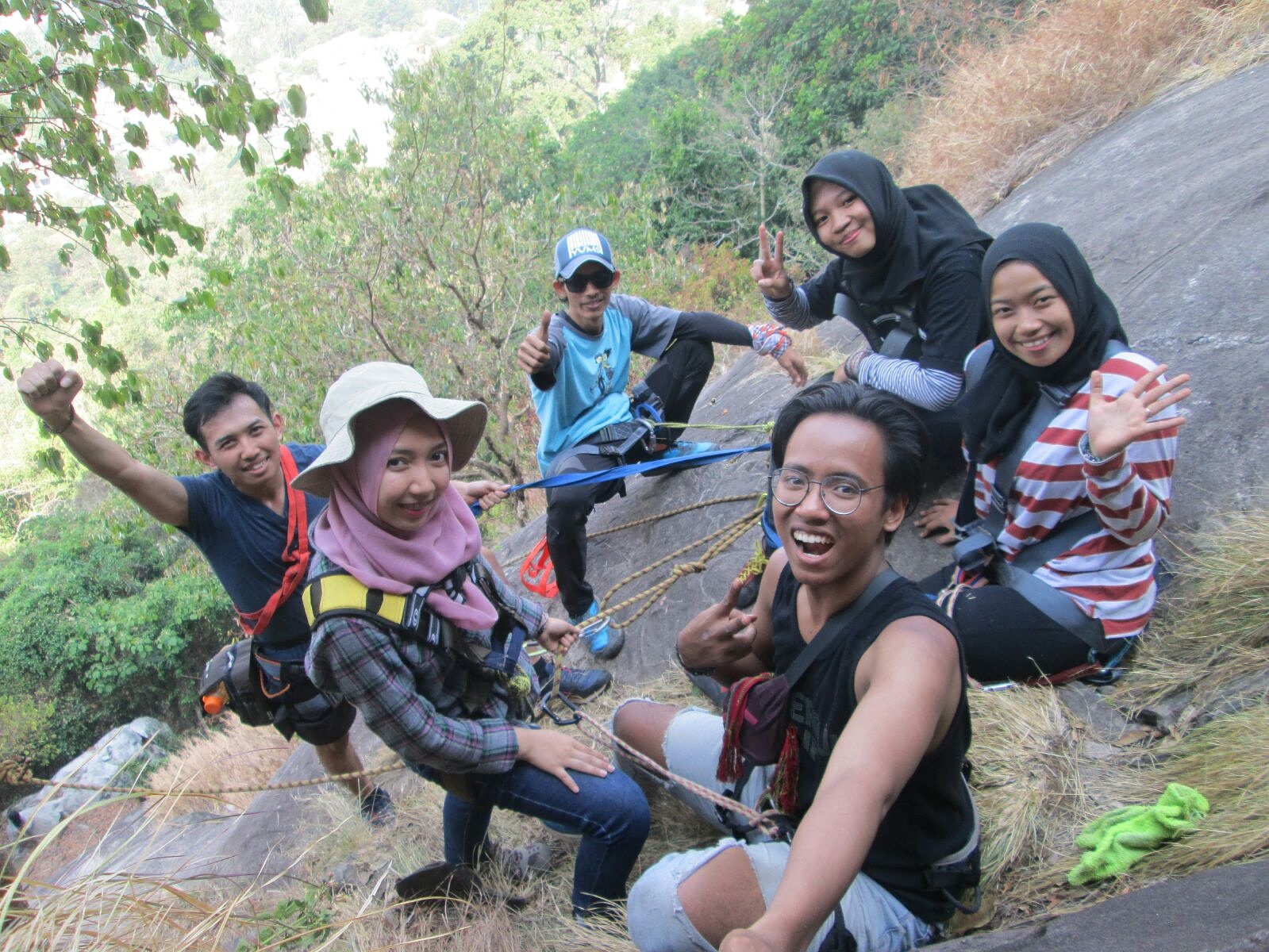 Padjajaran Anyar: Belajar dan Wisata Panjat Tebing di Gunung Parang