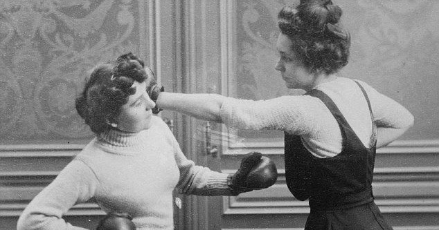 Sweet Americana Sweethearts: Victorian Women in the Ring!