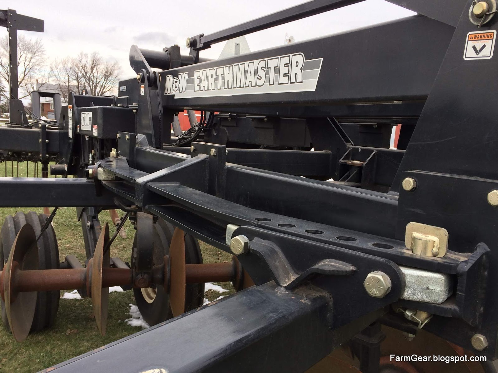 M&W 1700 Earthmaster Disc Ripper