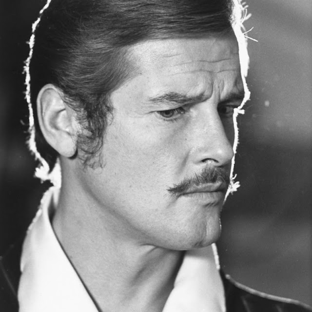 20 FOTOS DE ROGER MOORE - Os Anos Perdidos