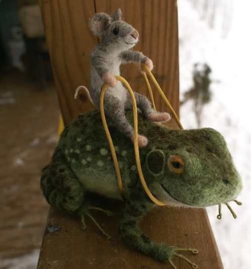 ANIMALS PLANET: Mouse and Frog