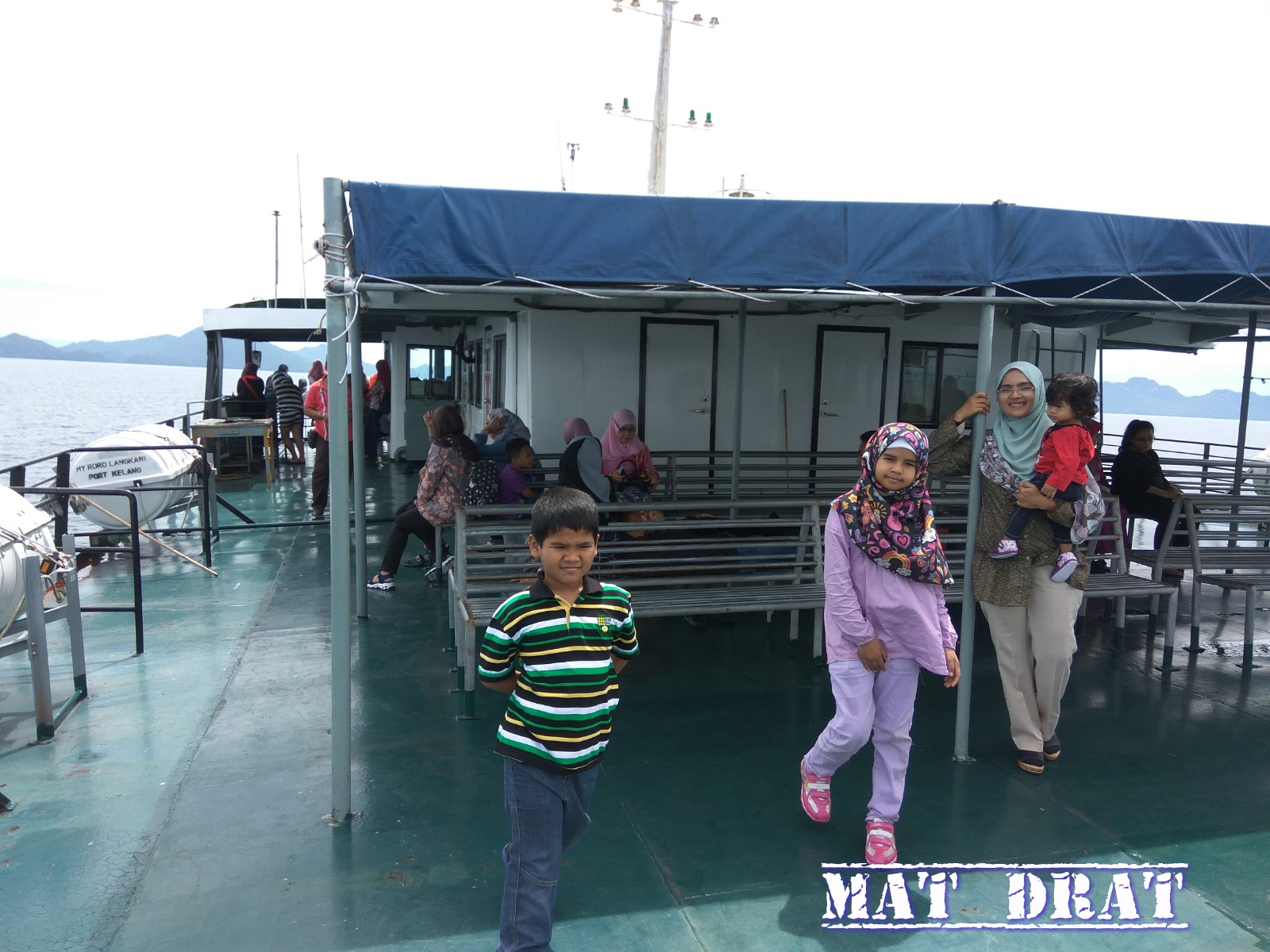 MAT DRAT: FERI RORO LANGKAWI - Pengalaman Bawa Kereta Naik Feri