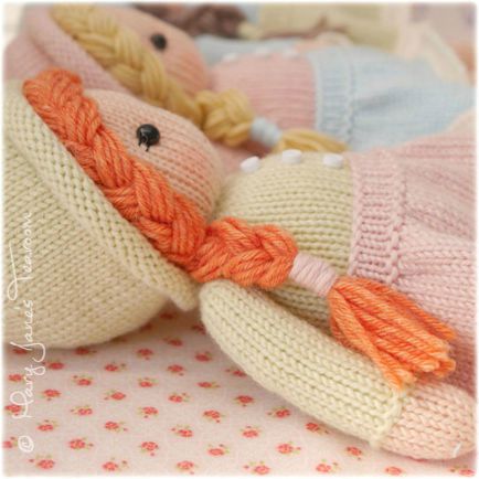 Mary Jane's TEAROOM: 'Little Yarn Dolls' knitting pattern...