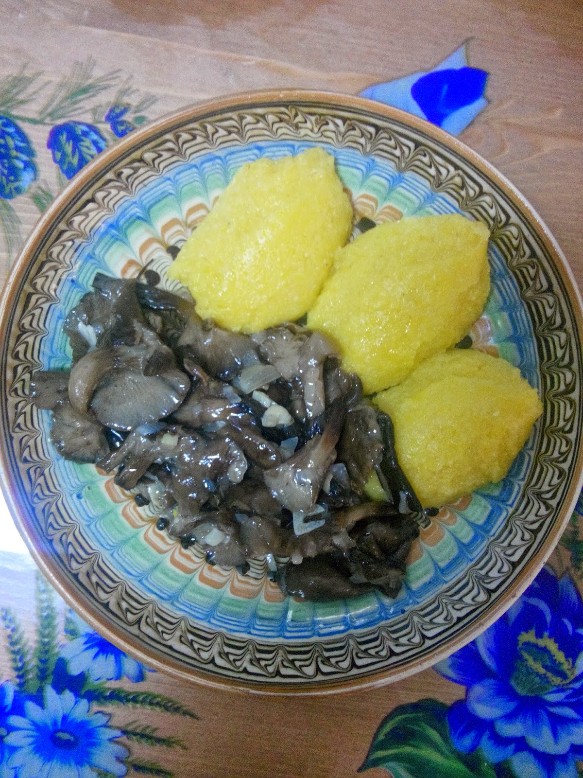 Hai să facem de mâncare!: Opintici cu mămăligă