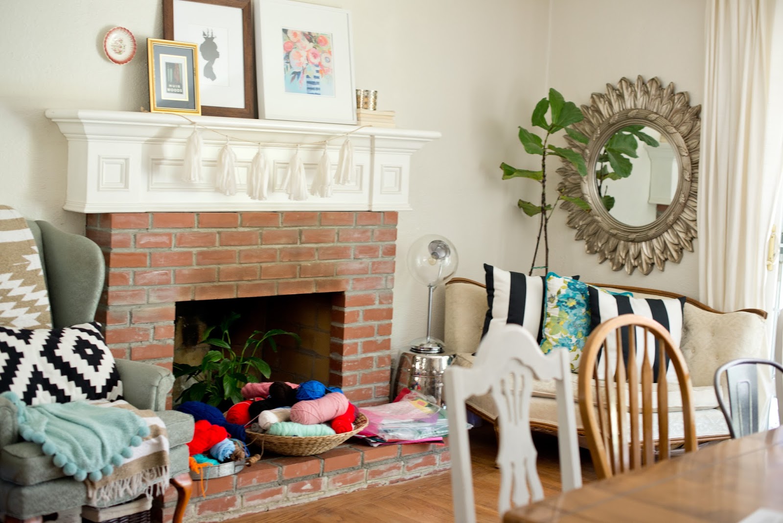 Domestic Fashionista: Girl's Craft Night: Yarn Art