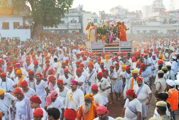 Varanasi View: Thousands witness Nati Imli's Bharat Milap