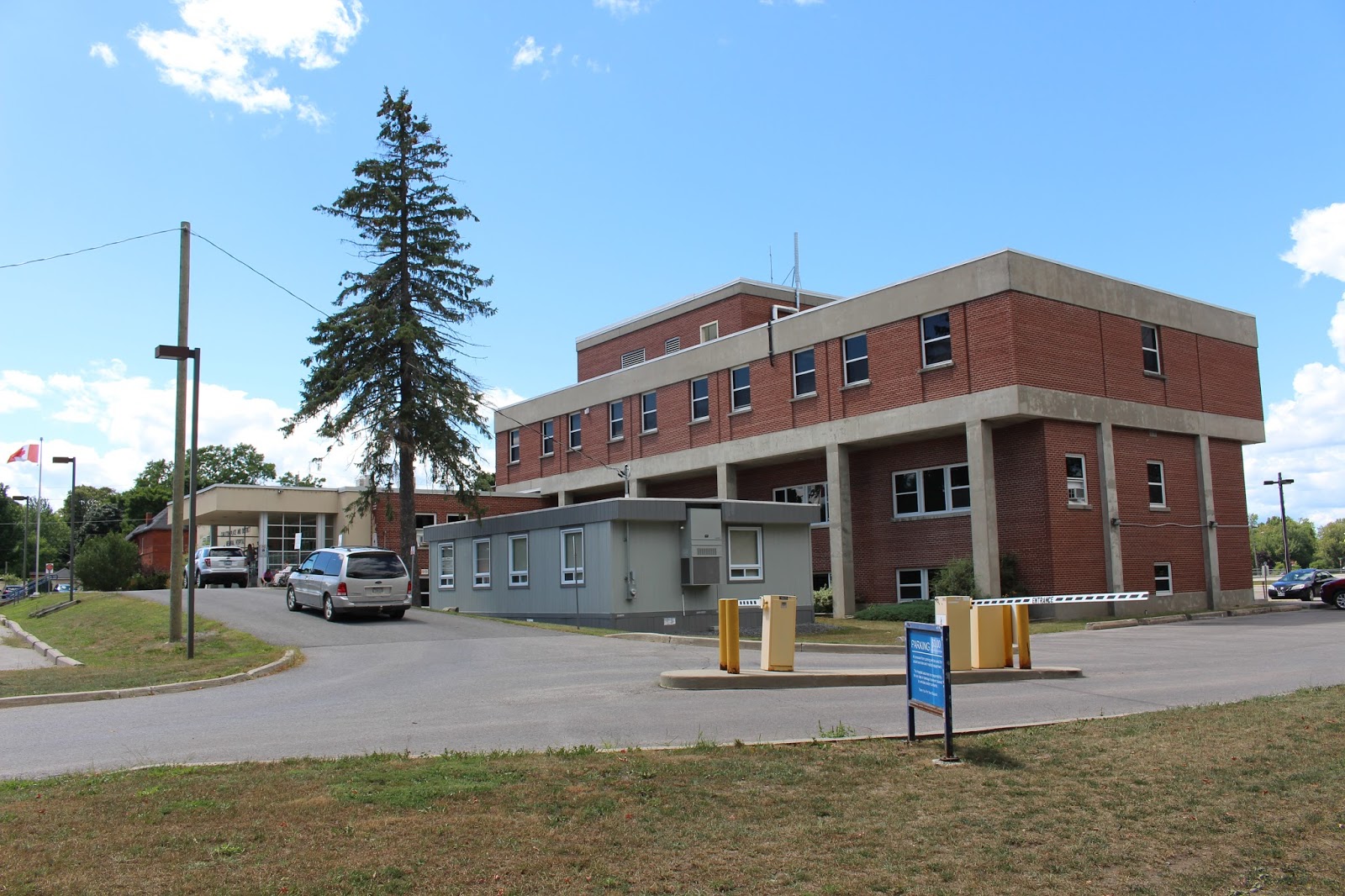Memorials in Ottawa: Carleton Place and District Memorial Hospital
