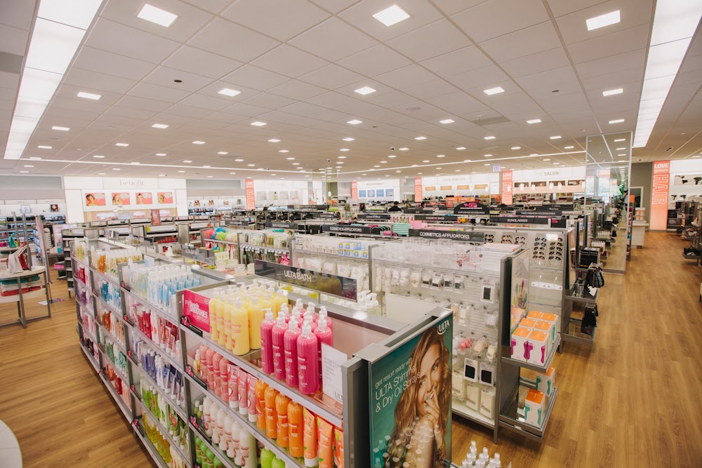 live loveliness: Sephora V.S. Ulta: A Beauty Showdown